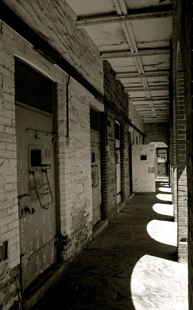 8 Cage et Poème - Welcome To The Kenneth Foster Jr Website